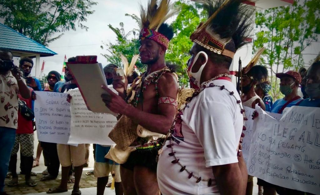 Ketika Hak Atas Tanah Marga Woro dari Suku Awyu "Dirampas" - New Guinea ...